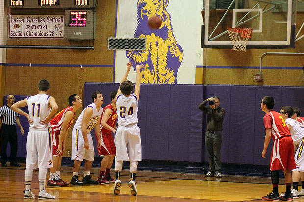 Basketball: LHS Boys Sweep Yreka | SusanvilleStuff.com